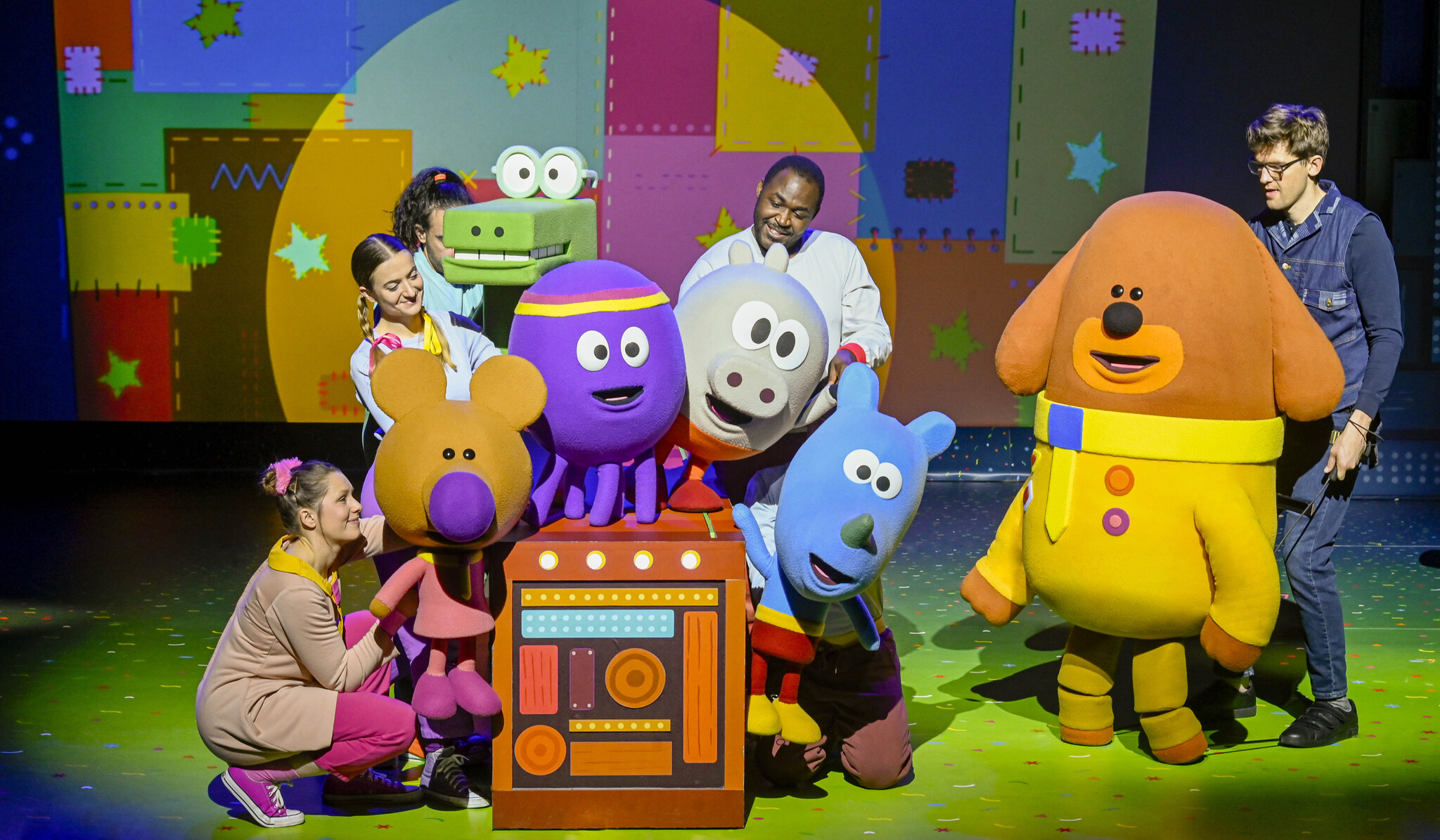 A-woof! Time to earn your badges as Hey Duggee The Live Theatre Show ...