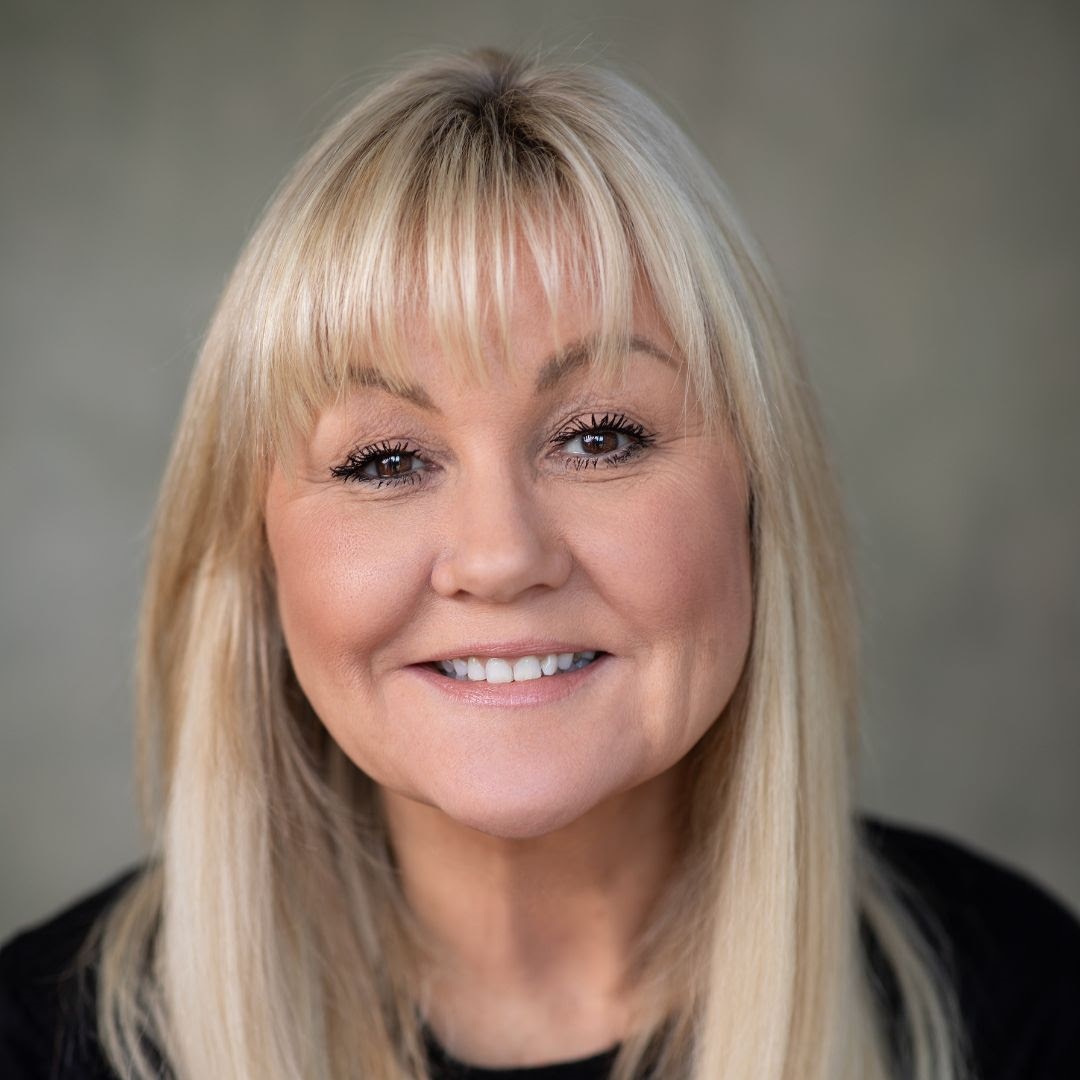 Lisa George – charleshutchpress